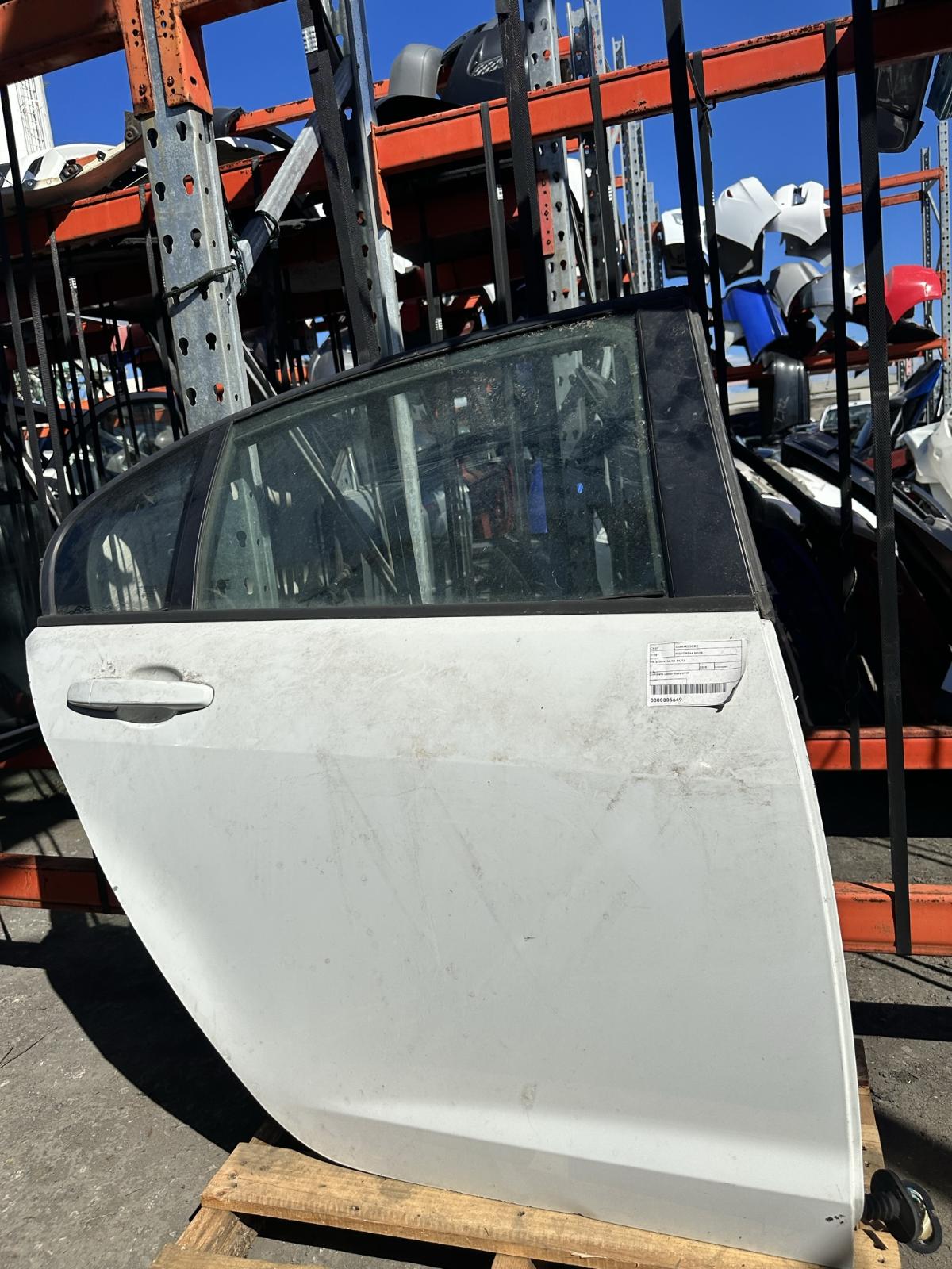 Right Rear Door Sliding Commodore Holden 2008